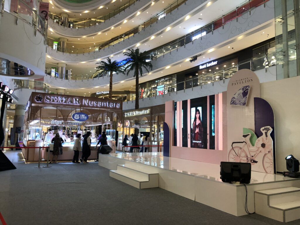 Hadirkan Romantisme Kota Paris di Gold in Fest by Semar Nusantara di ...