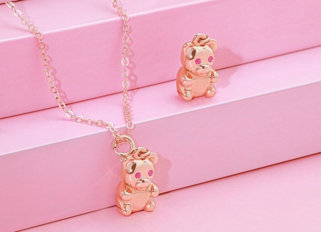 Rekomendasi Liontin Emas dengan Desain Menggemaskan Yang Cocok Untuk ...